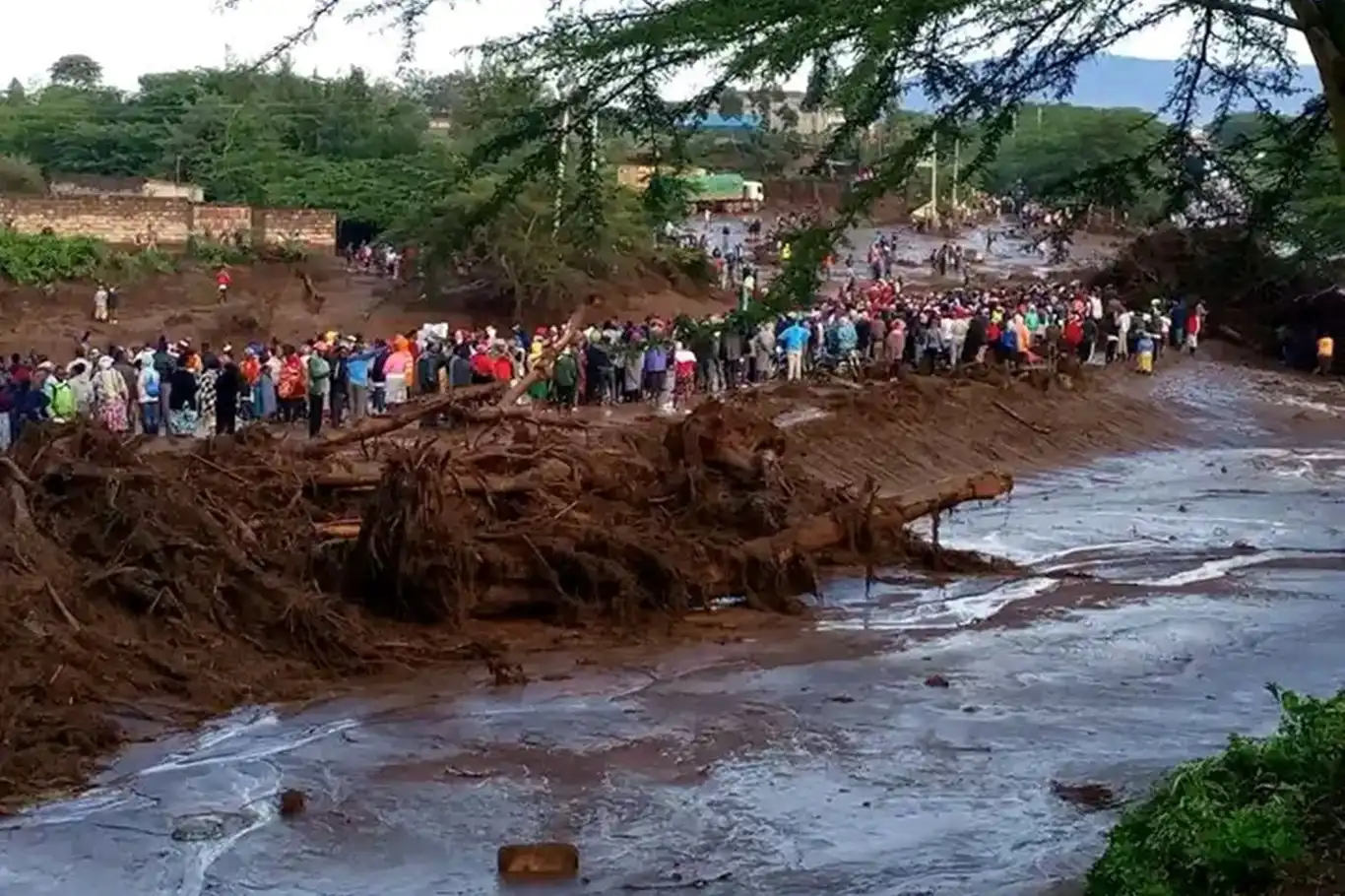 Dam collapse in Kenya kills 42 amidst widespread flooding - [İLKHA ...