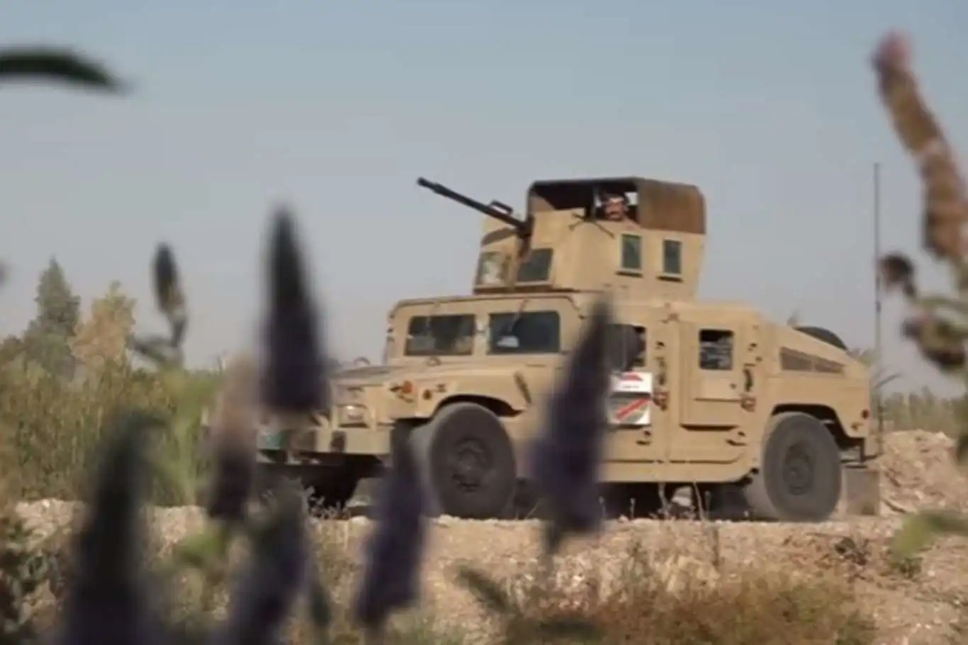 Iraqi officer, four soldiers killed in suspected ISIS attack - [İLKHA ...