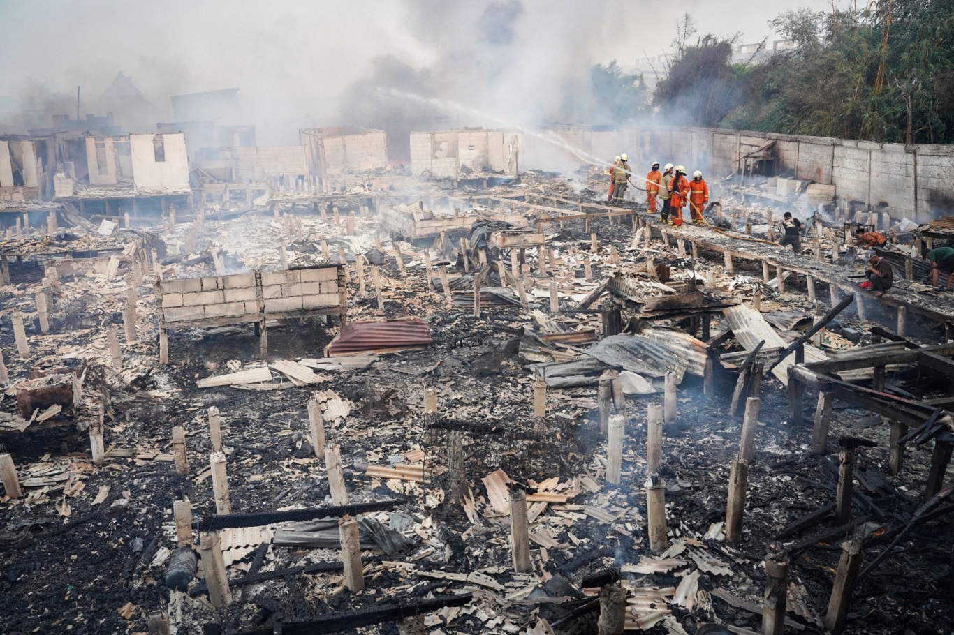 Hundreds displaced after major fire damages nearly 330 homes in ...
