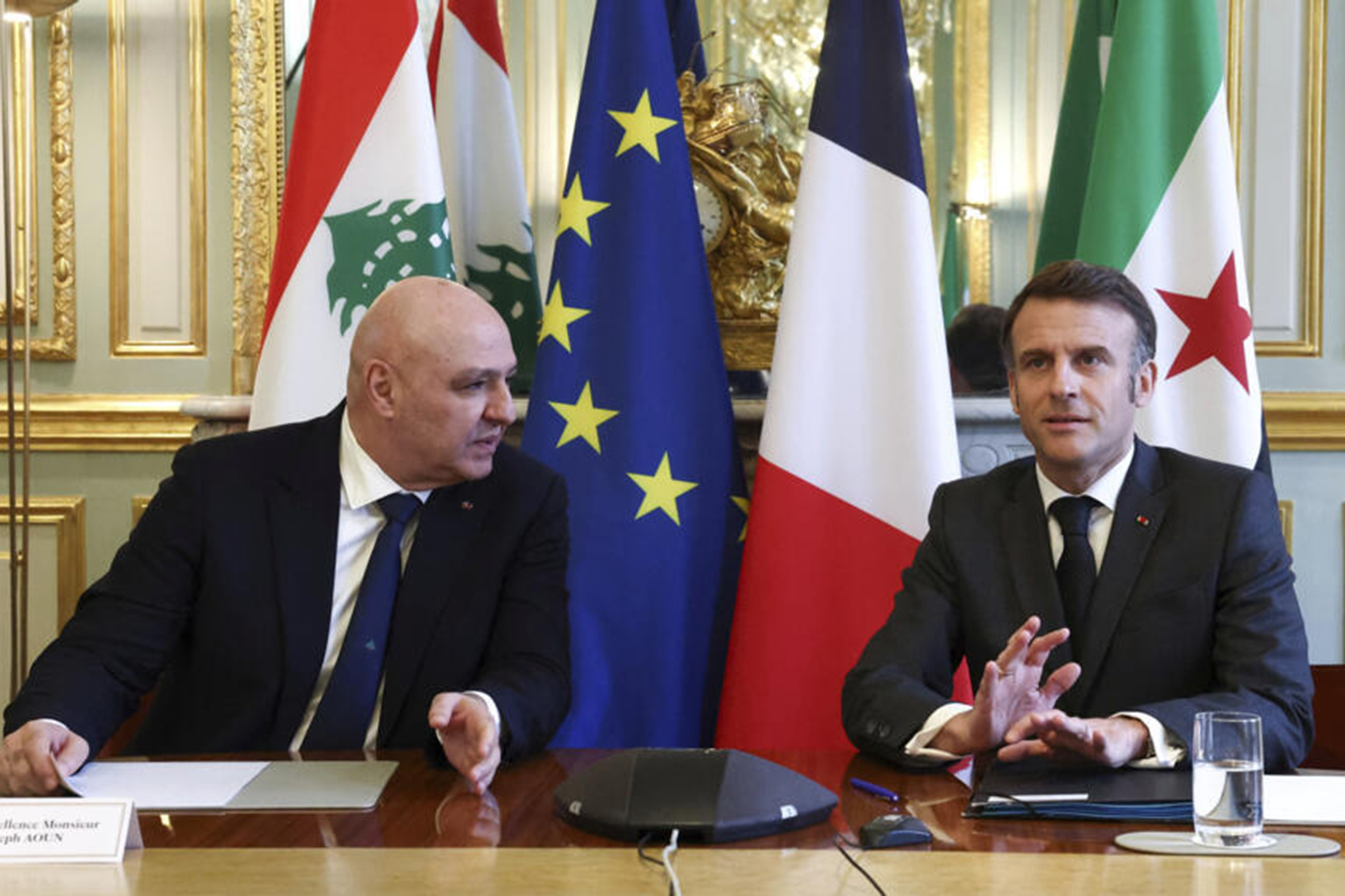 Avn ve Macron Lübnan'daki son gelişmeleri görüştü - [İLKHA] İlke Haber ...