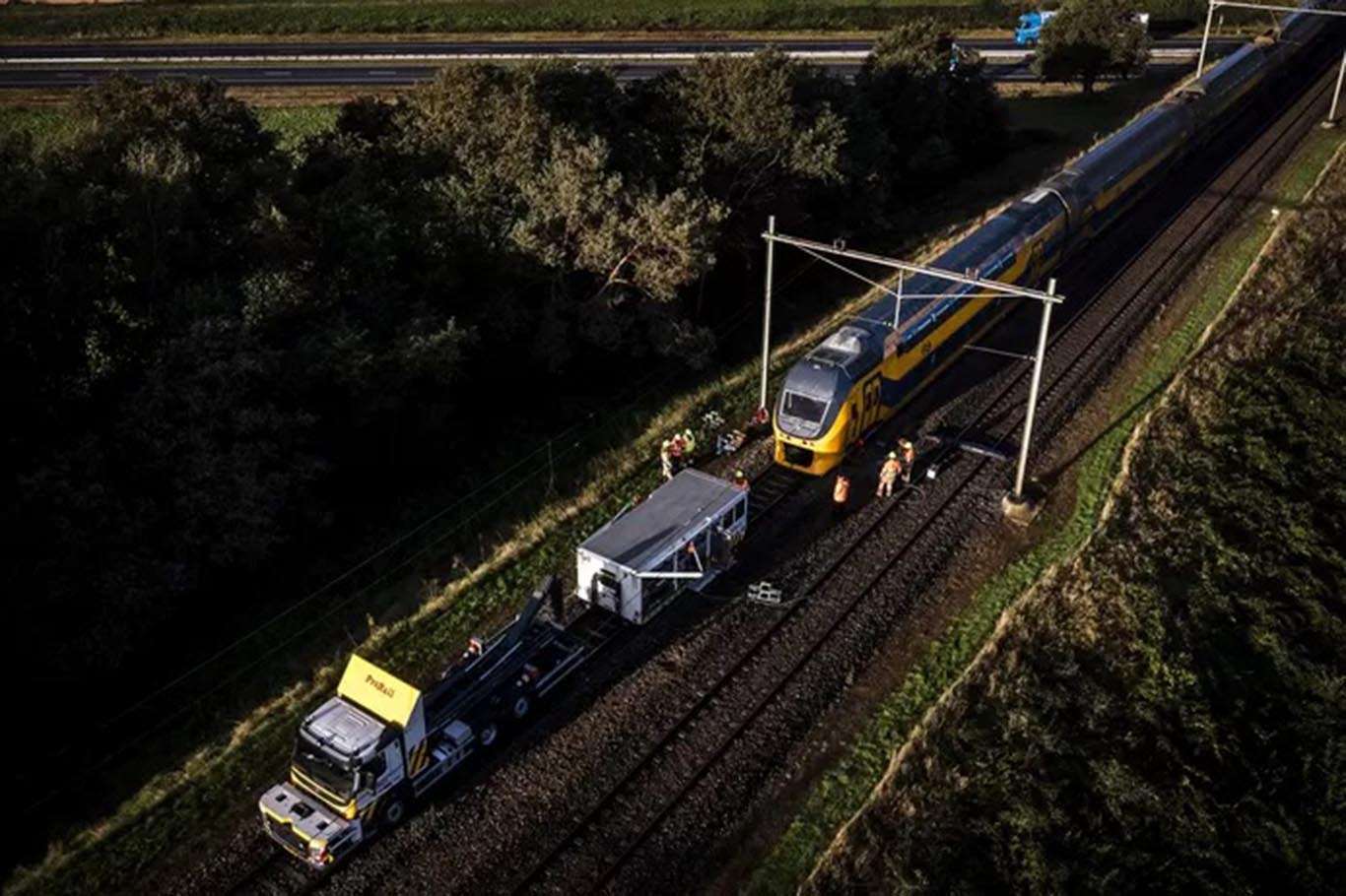 Train with 250 passengers derails in the Netherlands - [İLKHA] Ilke ...